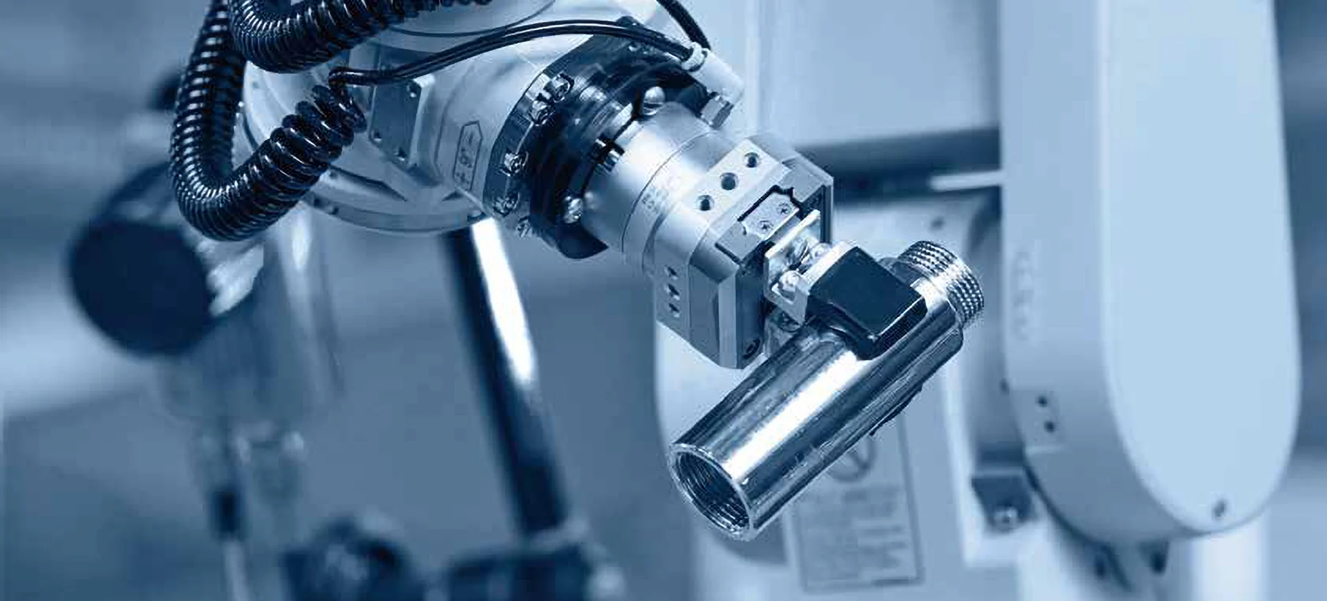 Smart Factory vs. Traditional Manufacturing: How to Choose for Long ...